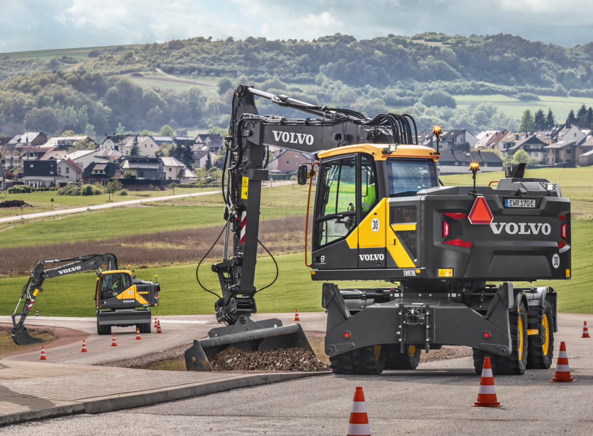 Delcora® ensures the stability and mobility of your excavator! – HBI ...
