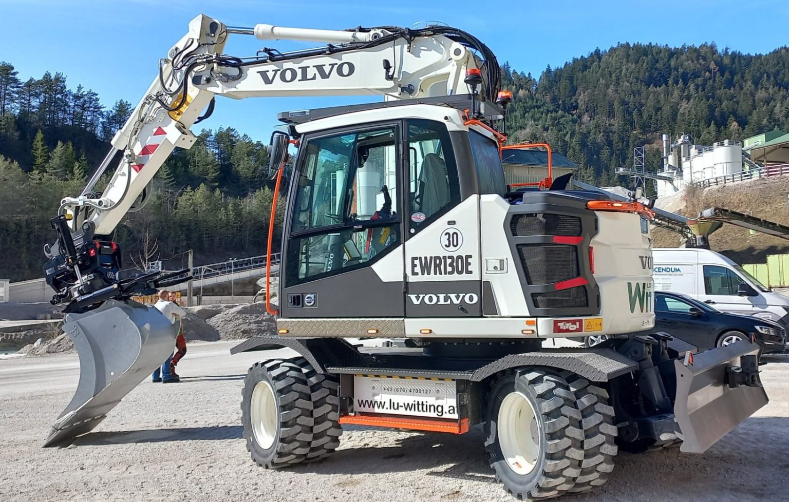 Wheeled Excavator Tyres Delcora® SGX-1 – HBI Tyres & Wheels