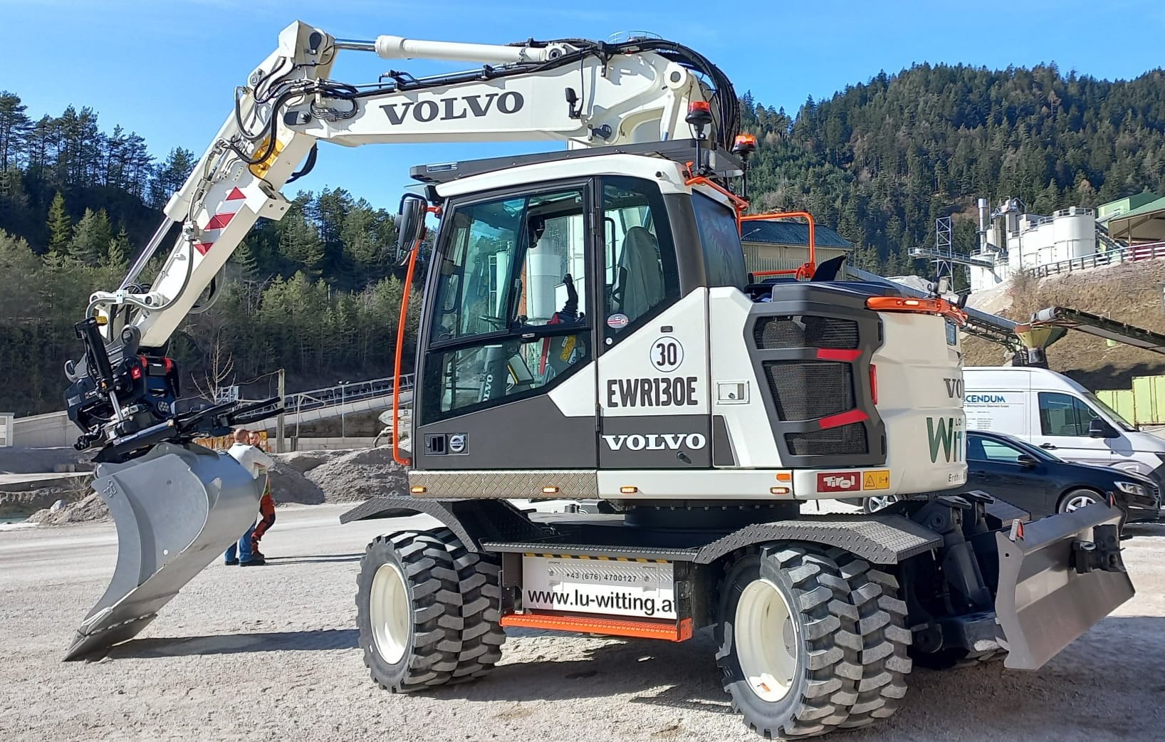 Wheeled Excavator Tyres Delcora® SGX-1 – HBI Tyres & Wheels